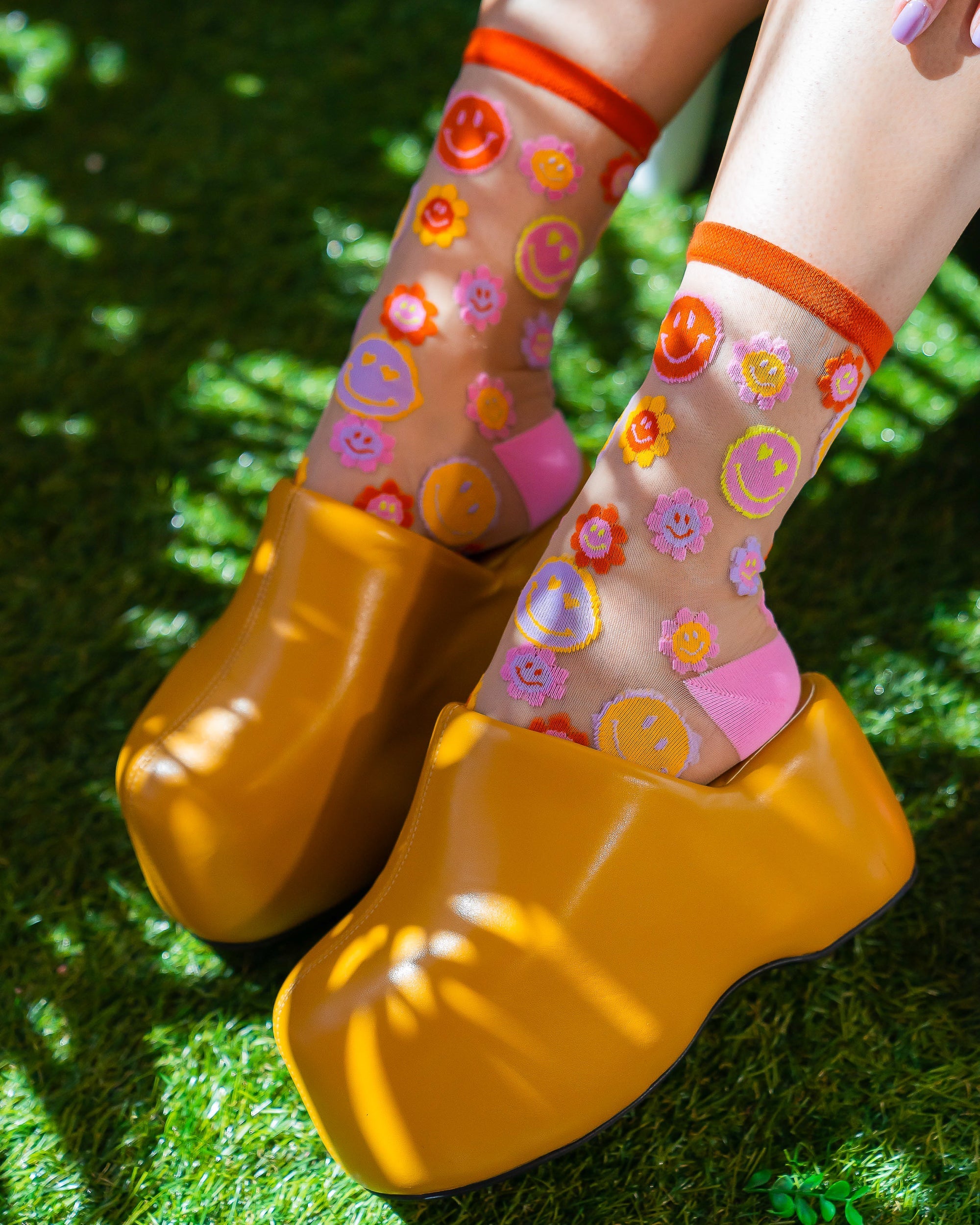 Smiley Face Daisy Sheer Crew Sock – Giftify by Shopify